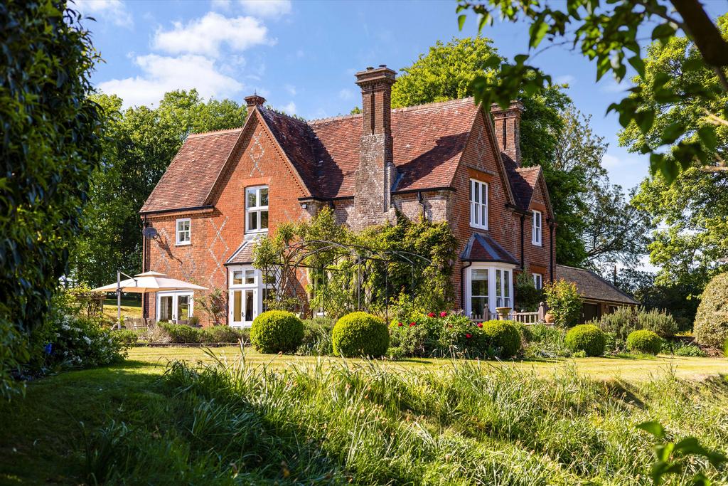 Manor Farm House, North Waltham... 6 bed farm house for sale - £2,950,000