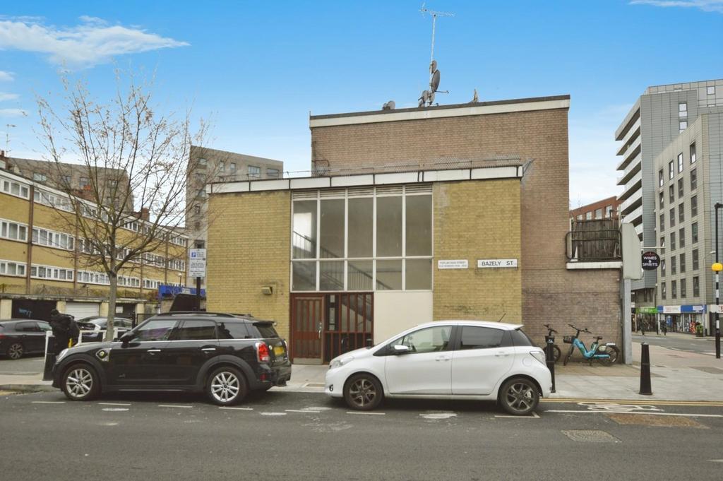 Poplar High Street, London 3 bed flat - £335,000