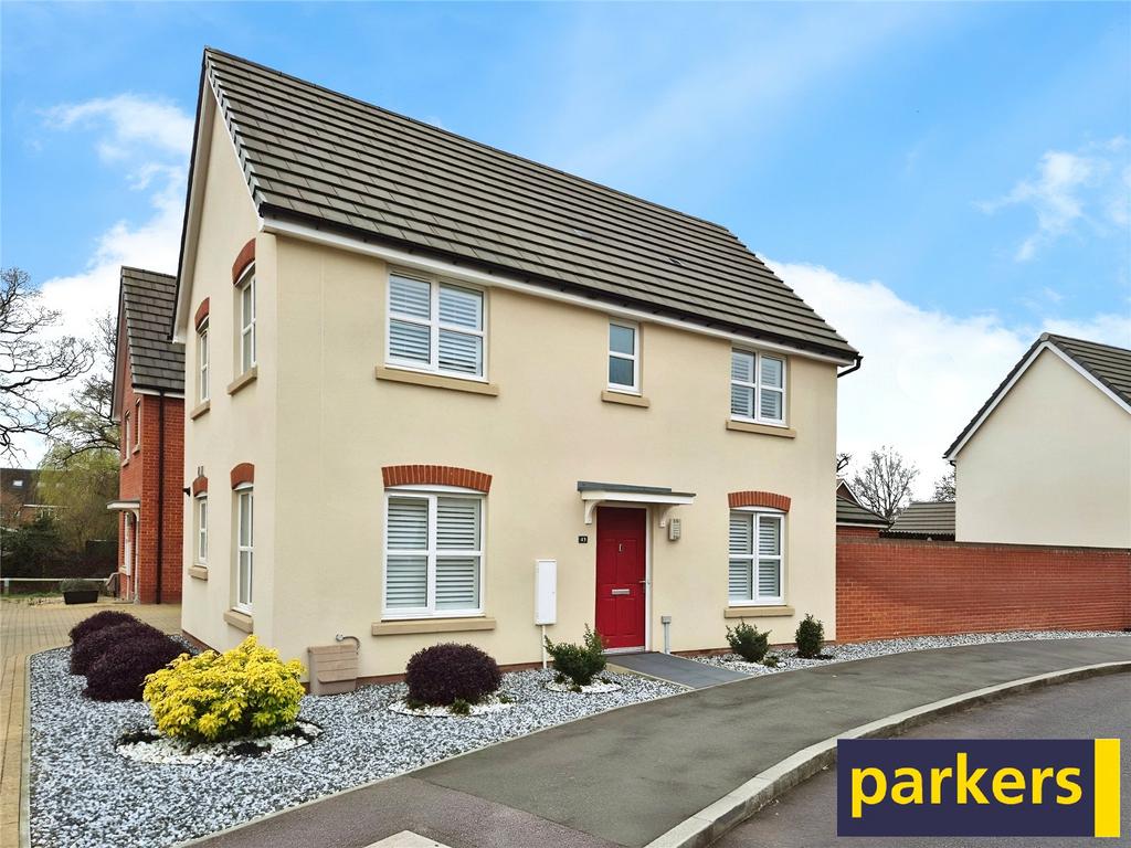 Hayes Drive, Three Mile Cross... 3 bed detached house - £485,000