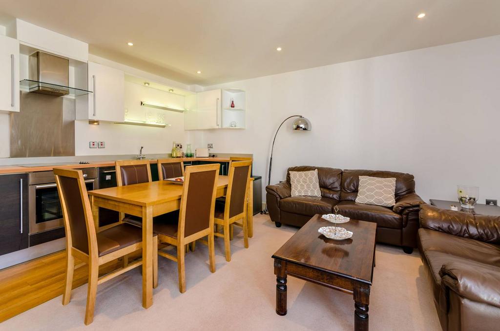 Walnut Tree Close, Guildford, GU1 2 bed flat to rent - £2,450 pcm (£565 pw)