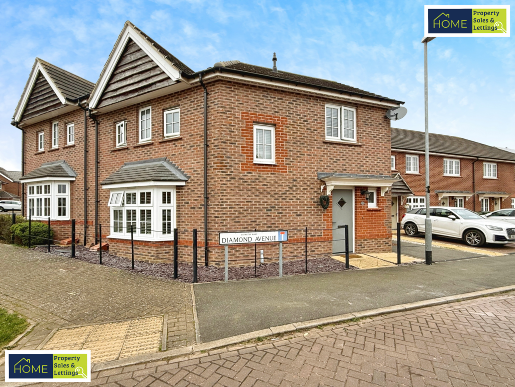 Diamond Avenue, Countesthorpe... 3 bed semi-detached house - £280,000