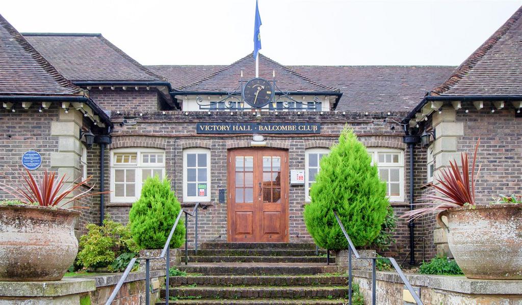 Stockcroft Road, Balcombe 2 bed flat - £1,250 pcm (£288 pw)