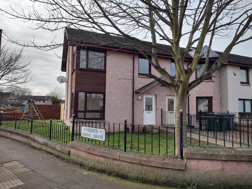 Niddrie Mains Drive, Edinburgh... 3 bed semi-detached house - £1,550 ...