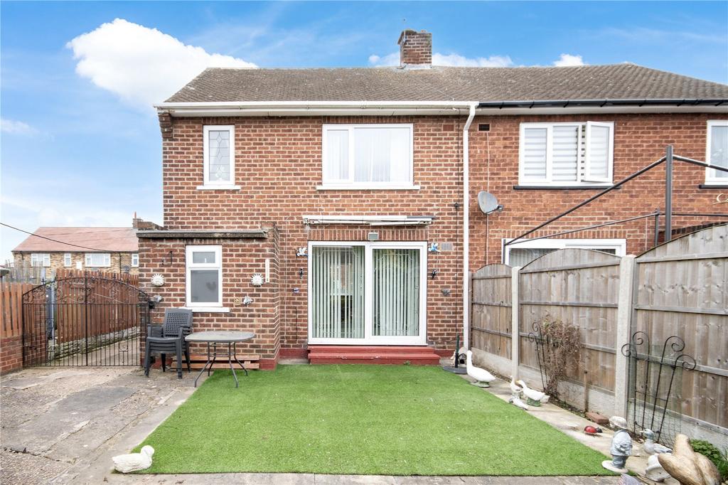 Sandrock Road, Harworth and Bircotes... 2 bed semi-detached house for ...