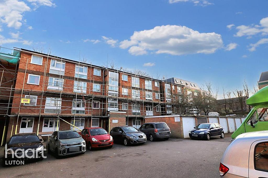 Brook Street, Luton 2 bed apartment for sale - £150,000