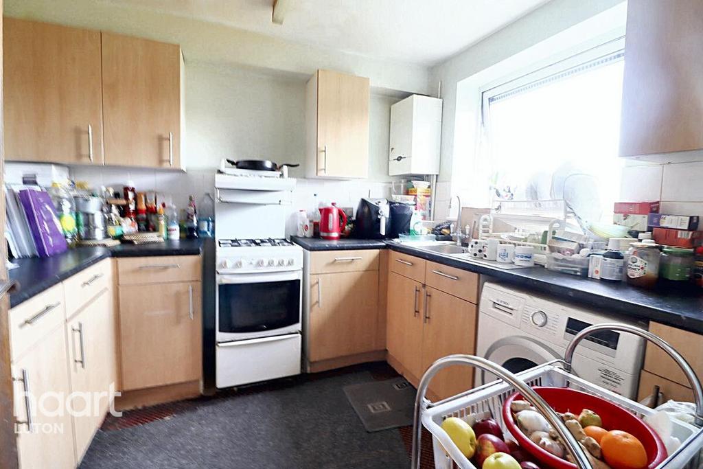 Brook Street, Luton 2 bed apartment - £150,000