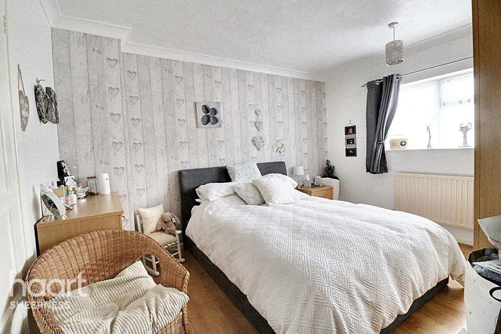 Estuary Road, Sheerness 3 bed terraced house - £250,000