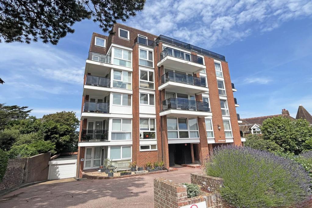 Granville Road, Eastbourne, BN20 7HA 2 bed flat - £224,500