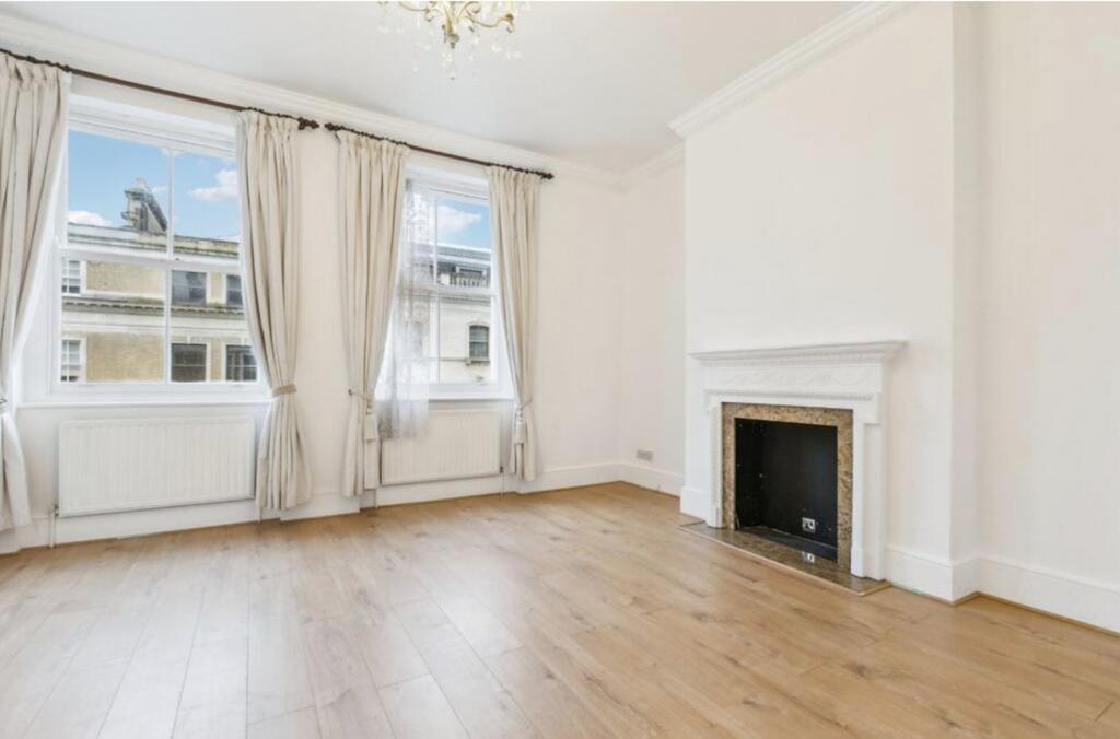De Vere Gardens, Londonv, W8 3 bed flat - £4,498 pcm (£1,038 pw)