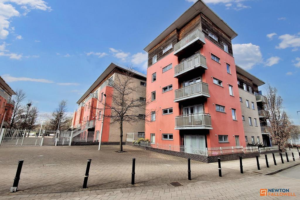 Cubitt Way, Woodston, Peterborough, PE2 2 bed flat - £130,000