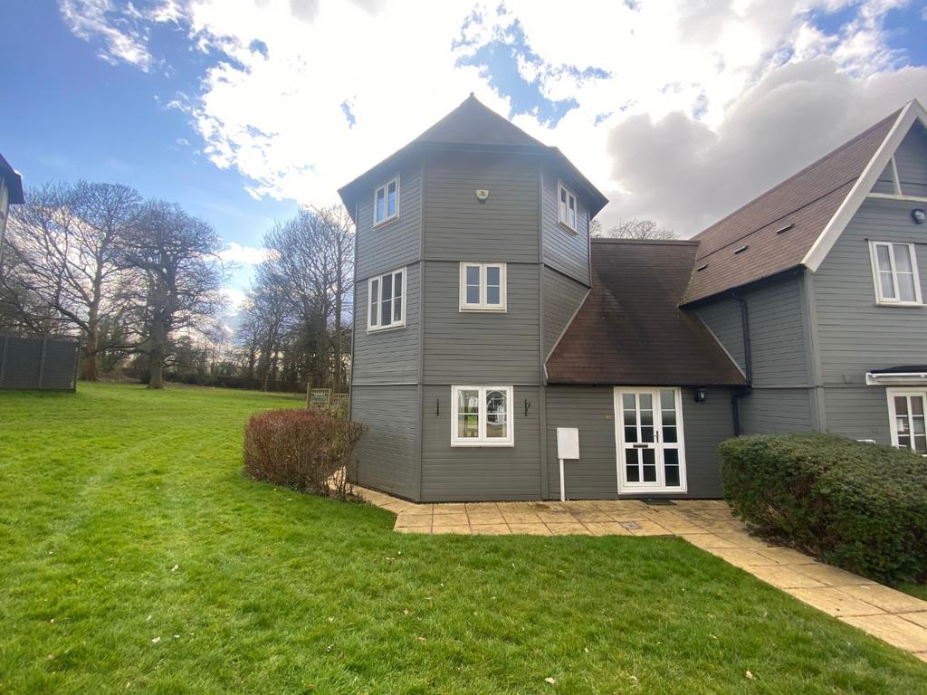 The Roundel, Overstone Park... 3 bed semi-detached house to rent - £ ...