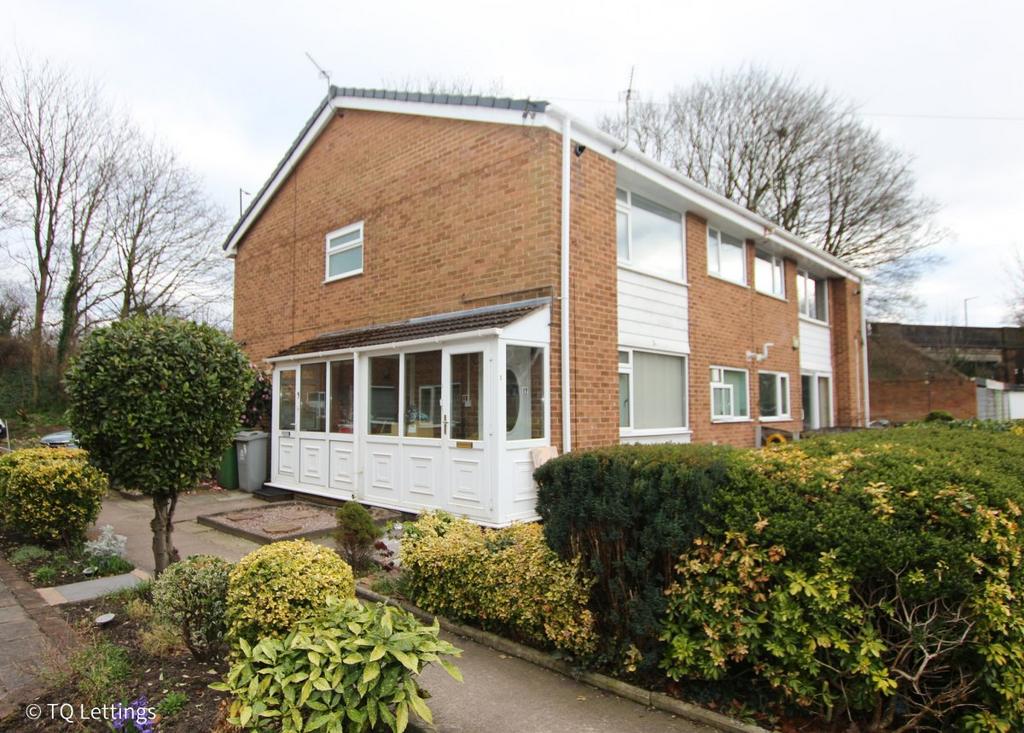 Eskdale Drive, Timperley WA15 2 bed flat - £1,195 pcm (£276 pw)