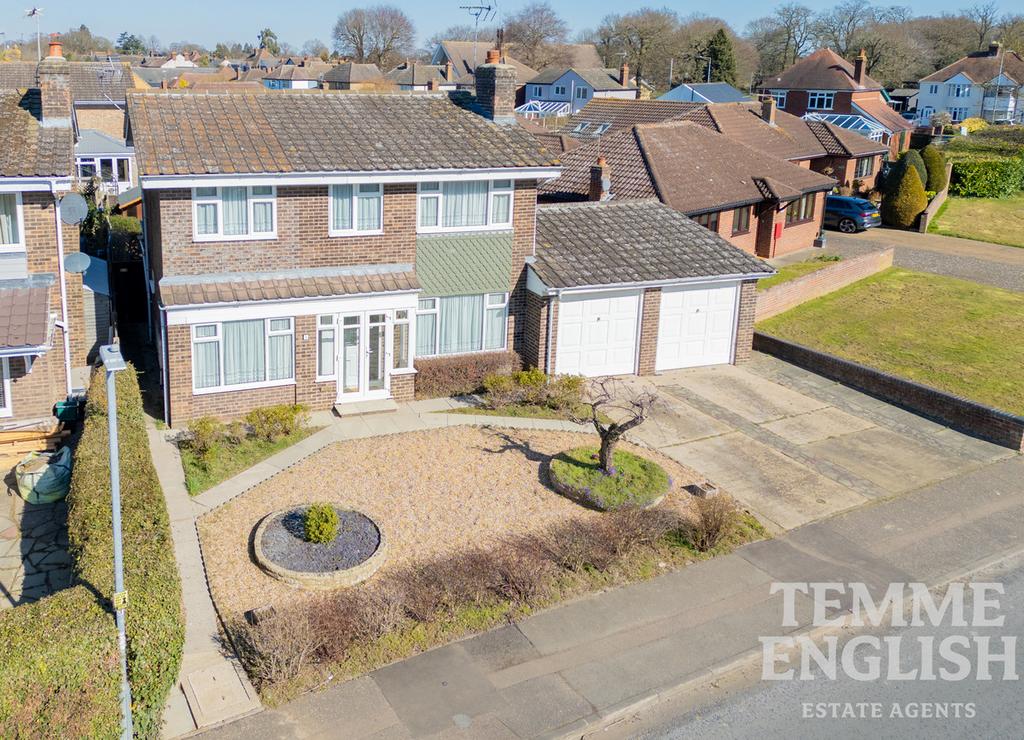 James Carter Road, Colchester, CO3 5 bed detached house - £475,000