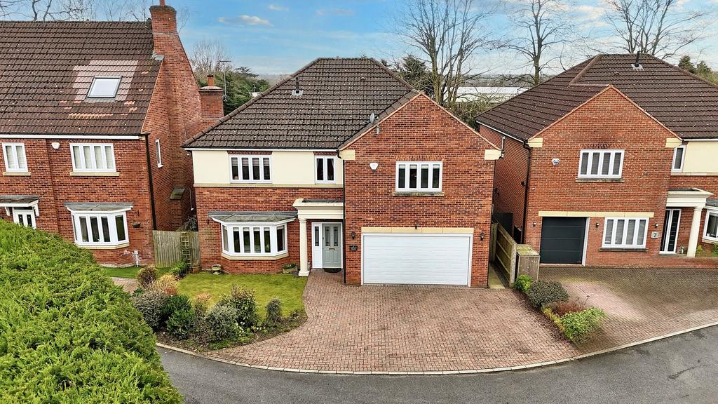 Harding Grove, Stone, ST15 5 bed detached house for sale - £640,000