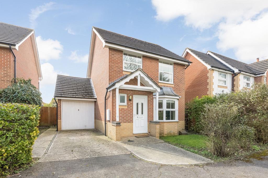 Windrush Mews, Didcot OX11 3 bed detached house - £450,000