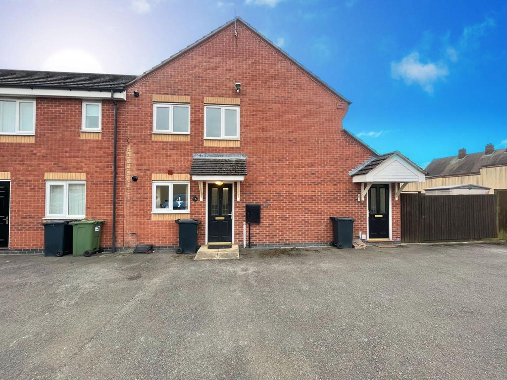West Street, Brierley Hill DY5 2 bed ground floor flat for sale - £165,000