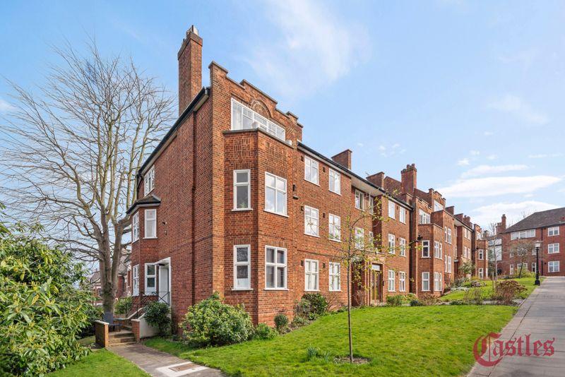 Oakfield Court, Haslemere Road, N8 3 bed apartment for sale - £650,000