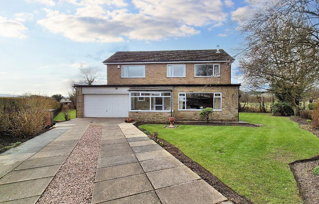 Pinder Close, Waddington, BB7 3LF 4 bed detached house - £675,000