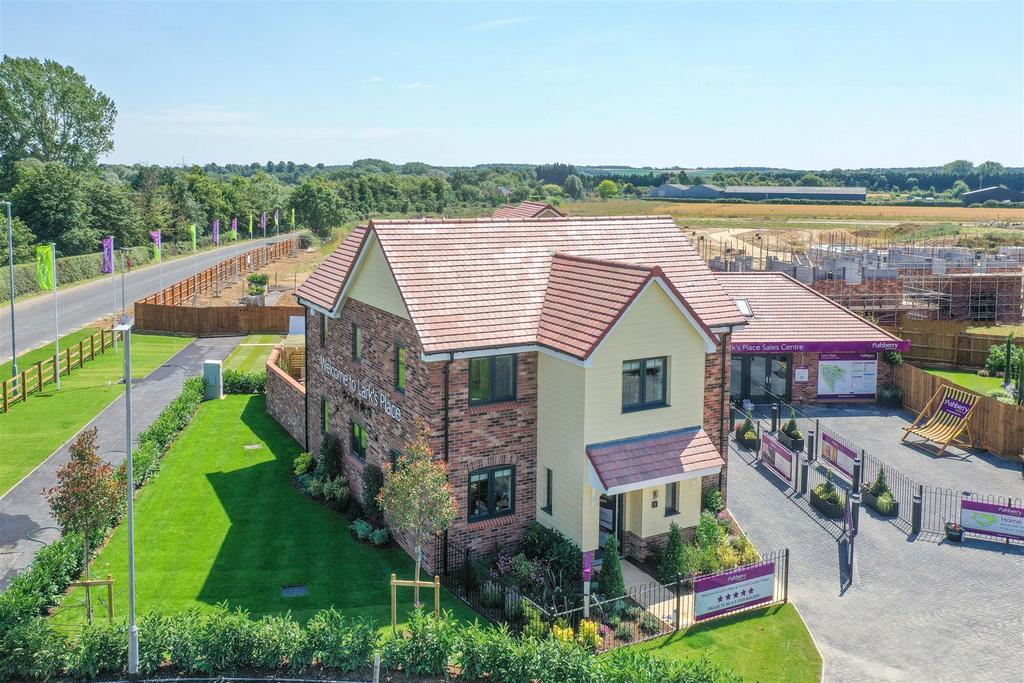 Lark's Place, Kennett Garden Village 4 bed detached house for sale - £ ...