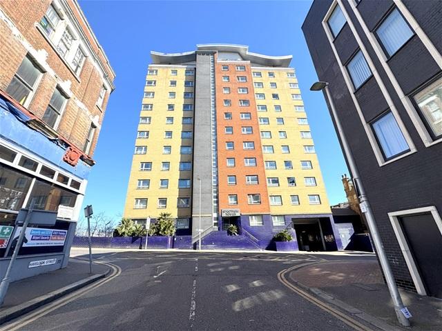 Spectrum Tower, Hainault Road, Ilford 2 bed penthouse - £1,950 pcm (£ ...