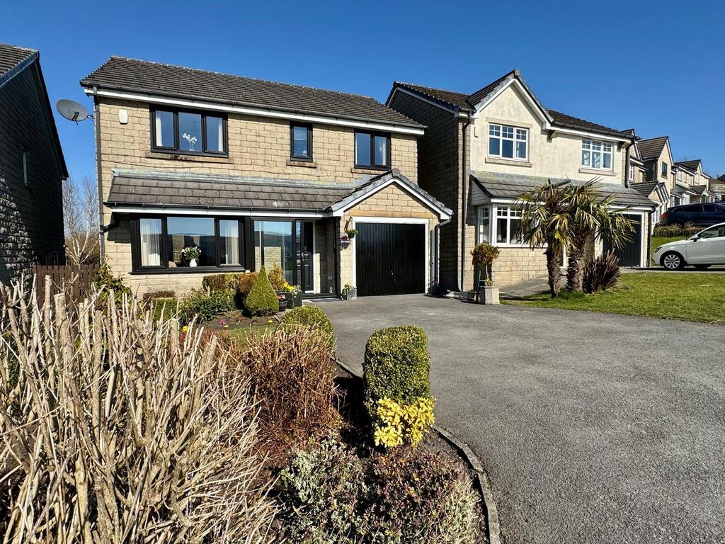Fieldfare Way, Lancashire OL13 4 bed detached house for sale - £300,000