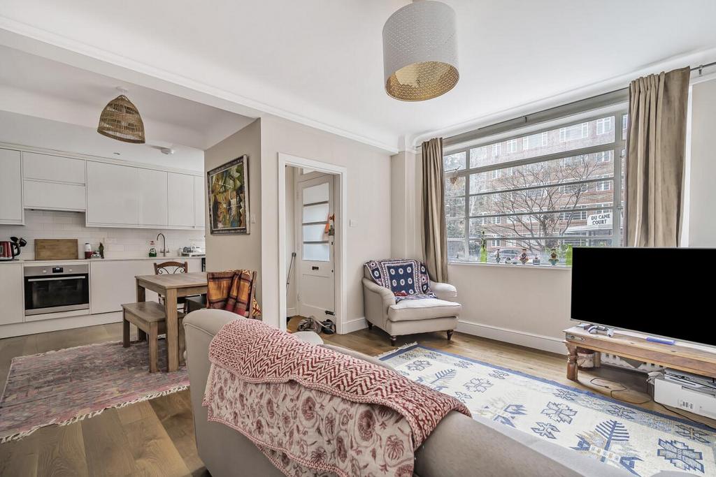 Balham High Road, Balham 2 bed flat for sale - £550,000