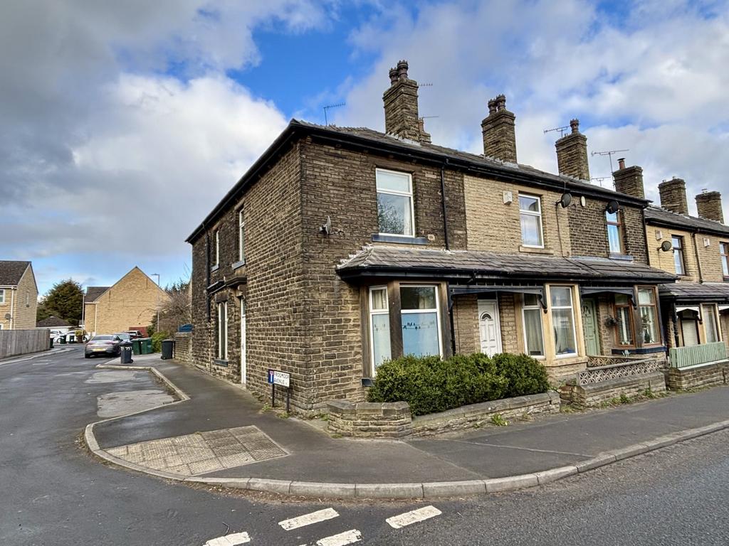 Cleckheaton Road, Oakenshaw... 3 bed terraced house - £160,000