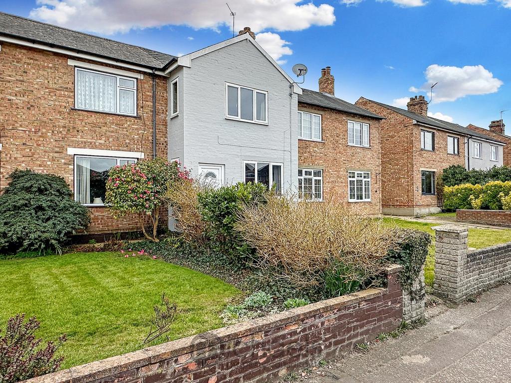 Layer Road, Colchester, Colchester, CO2 2 bed terraced house - £260,000