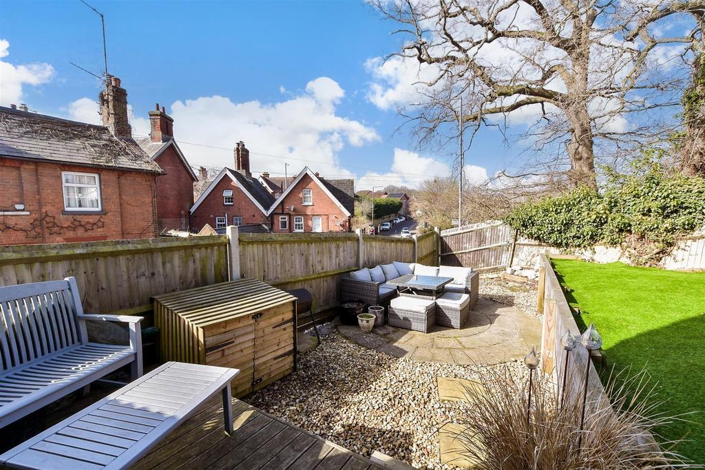 Framfield Road, Uckfield, East Sussex 1 bed ground floor maisonette for ...
