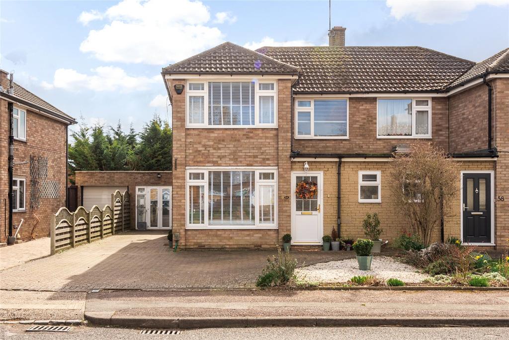 Grovelands Avenue, Hitchin... 3 bed semi-detached house - £550,000