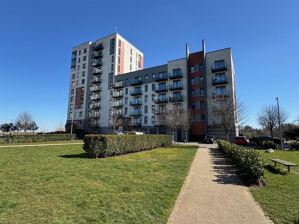 Marina Heights Pearl Lane Gillingham... 1 bed apartment - £1,150 pcm (£265 pw)
