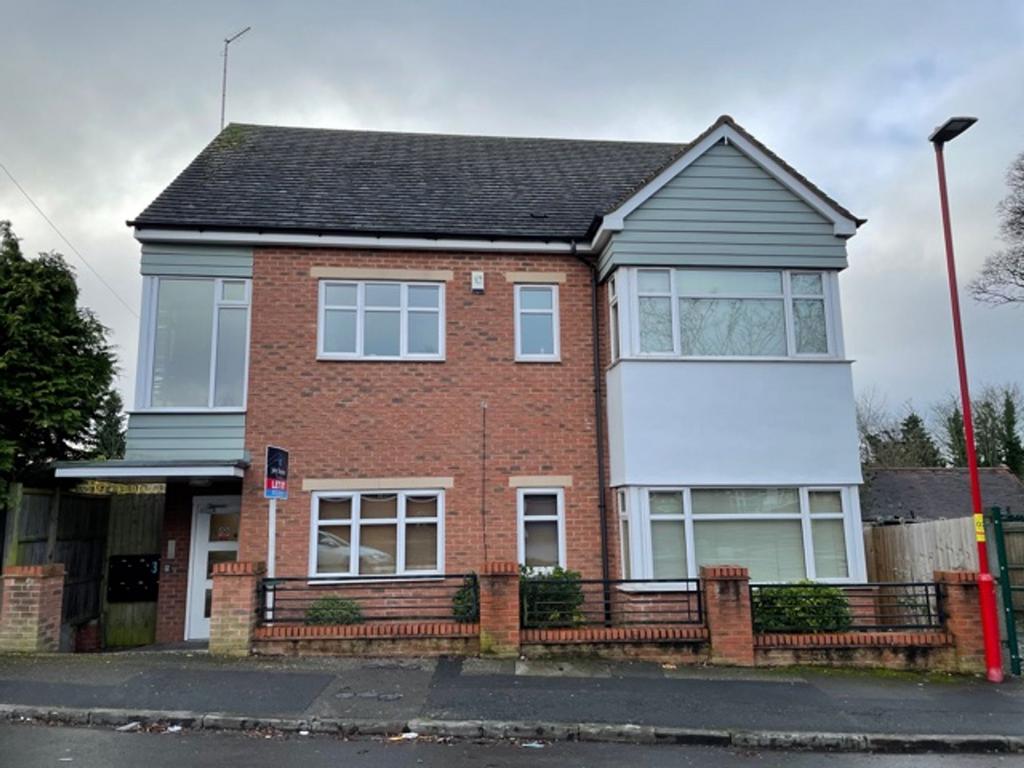 Compton House, Compton Road... 2 bed flat for sale - £125,000