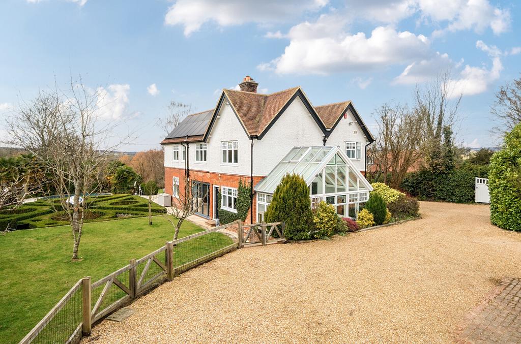 New Farm Road, Alresford, Hampshire... 5 bed detached house for sale ...