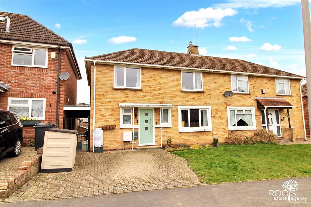 Digby Road, Berkshire RG14 3 bed semi-detached house - £375,000