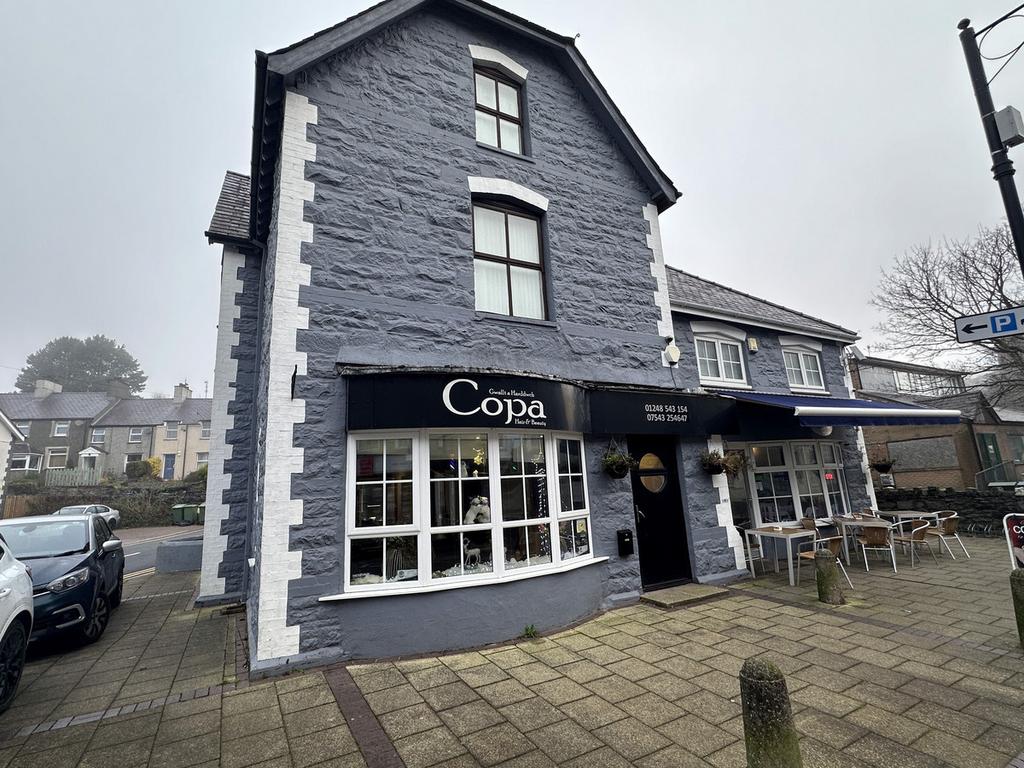 High Street, Bangor, LL57 Hairdresser and barber shop for sale - £225,000