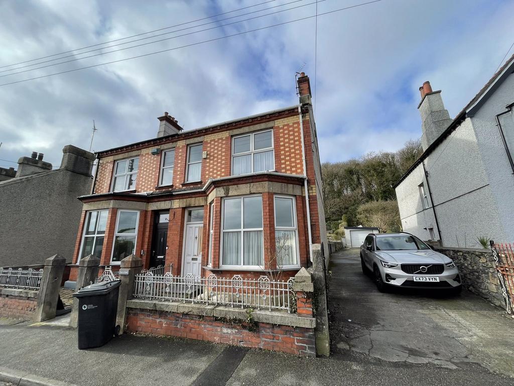 Church Terrace, Llangefni, LL77 3 bed semi-detached house - £850 pcm (£ ...