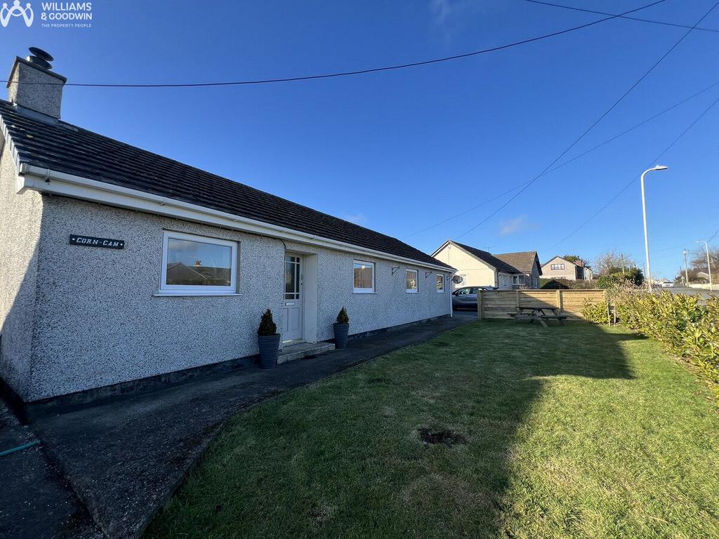 Rhosybol, Amlwch, Anglesey, LL68 3 bed detached bungalow for sale - £ ...