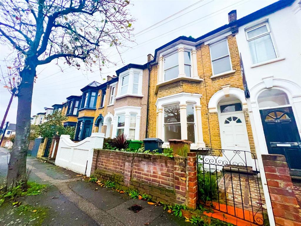 Sunnyside Road, London, E10 4 bed terraced house to rent - £3,300 pcm ...