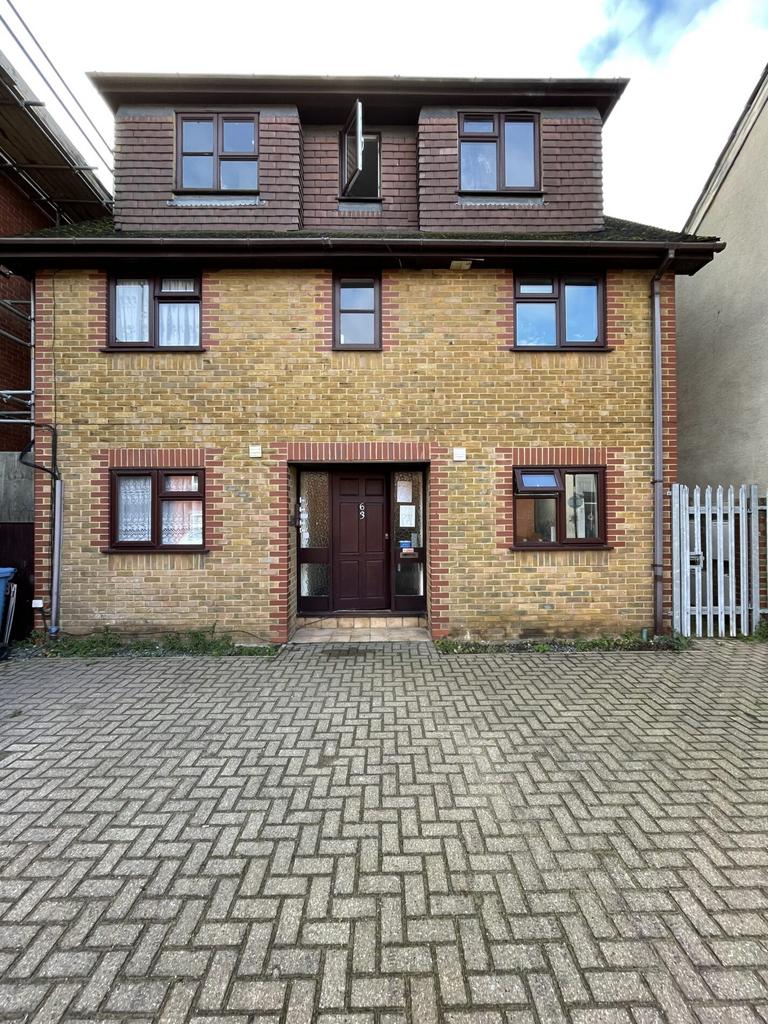 Randolph House, Kent ME7 1 bed flat - £850 pcm (£196 pw)