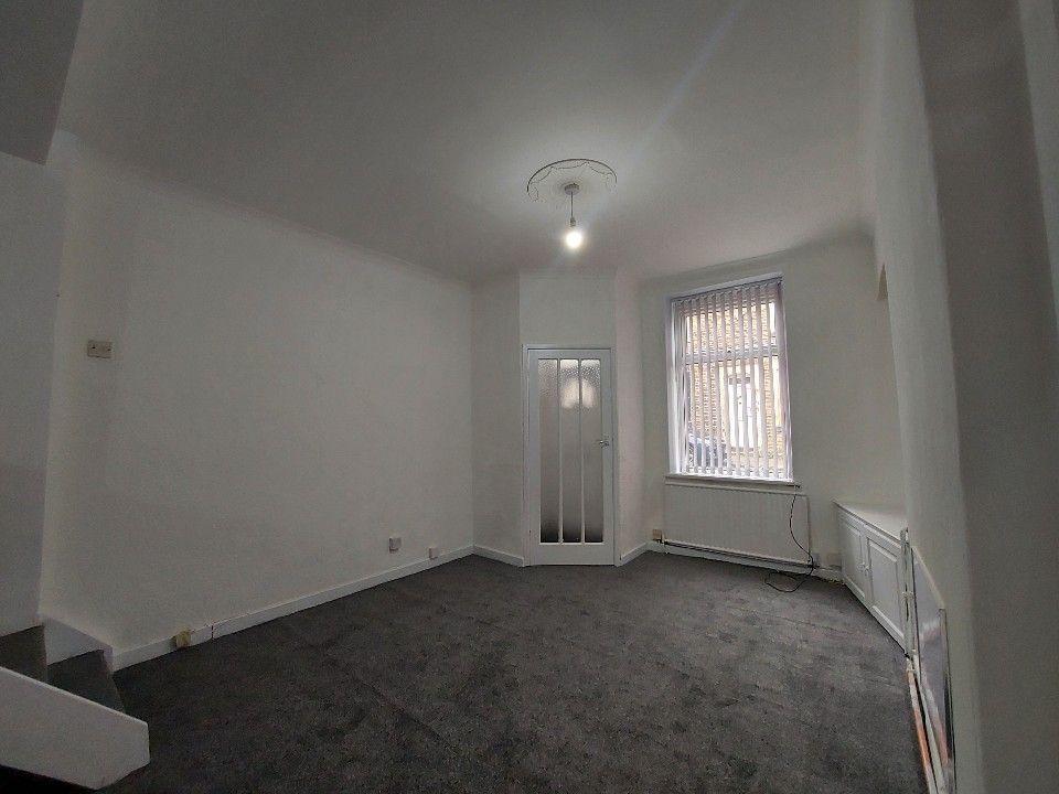Parkinson Street, Burnley BB11 2 bed terraced house - £550 pcm (£127 pw)
