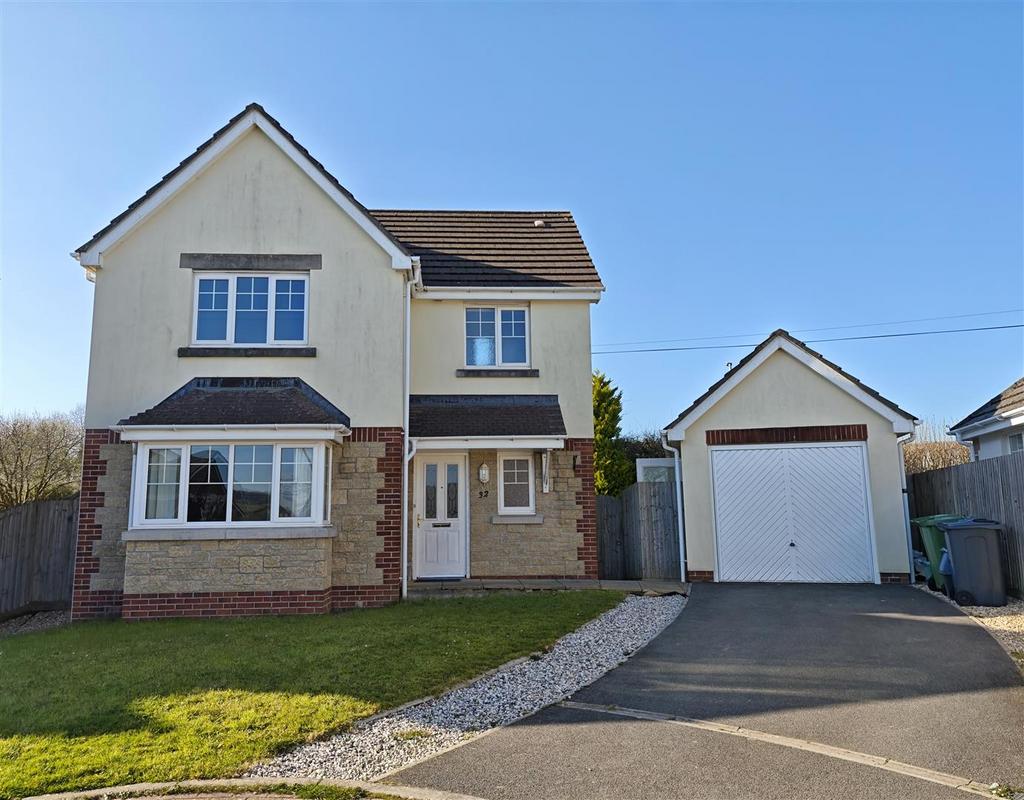 Cherry Tree Drive, Barnstaple EX32 3 bed detached house - £325,000