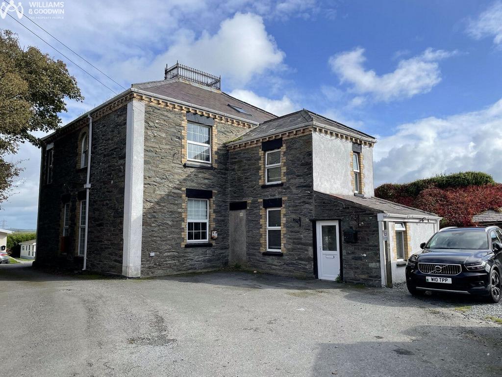 Bryn Mechell Park, Llanfechell... 6 bed detached house - £395,000