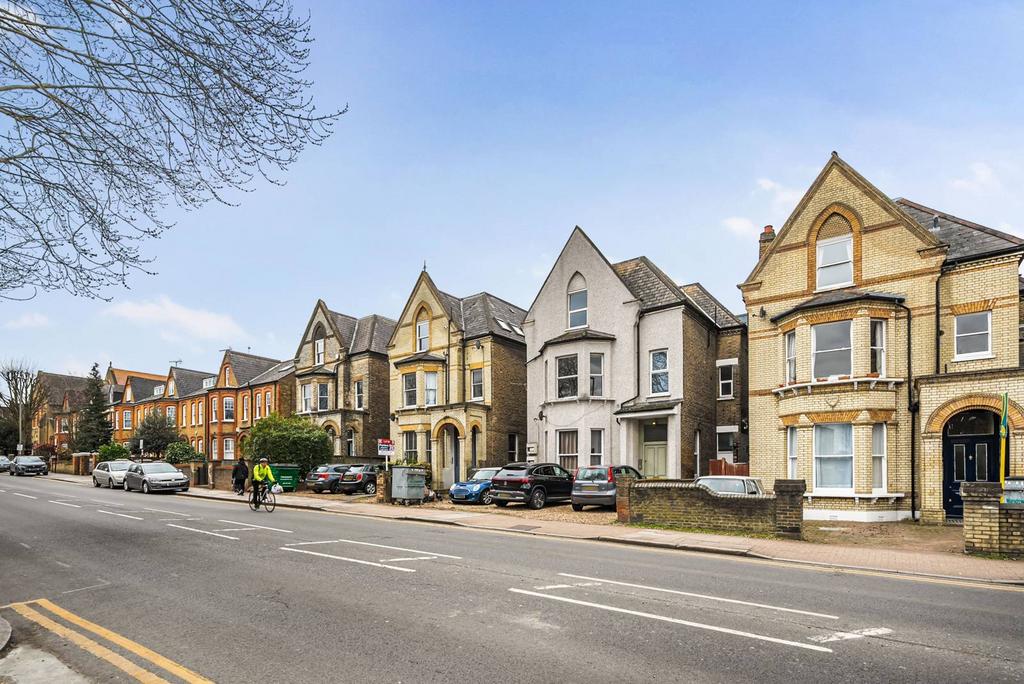 Bedford Hill, Balham, London, SW12 1 bed flat - £2,059 pcm (£475 pw)