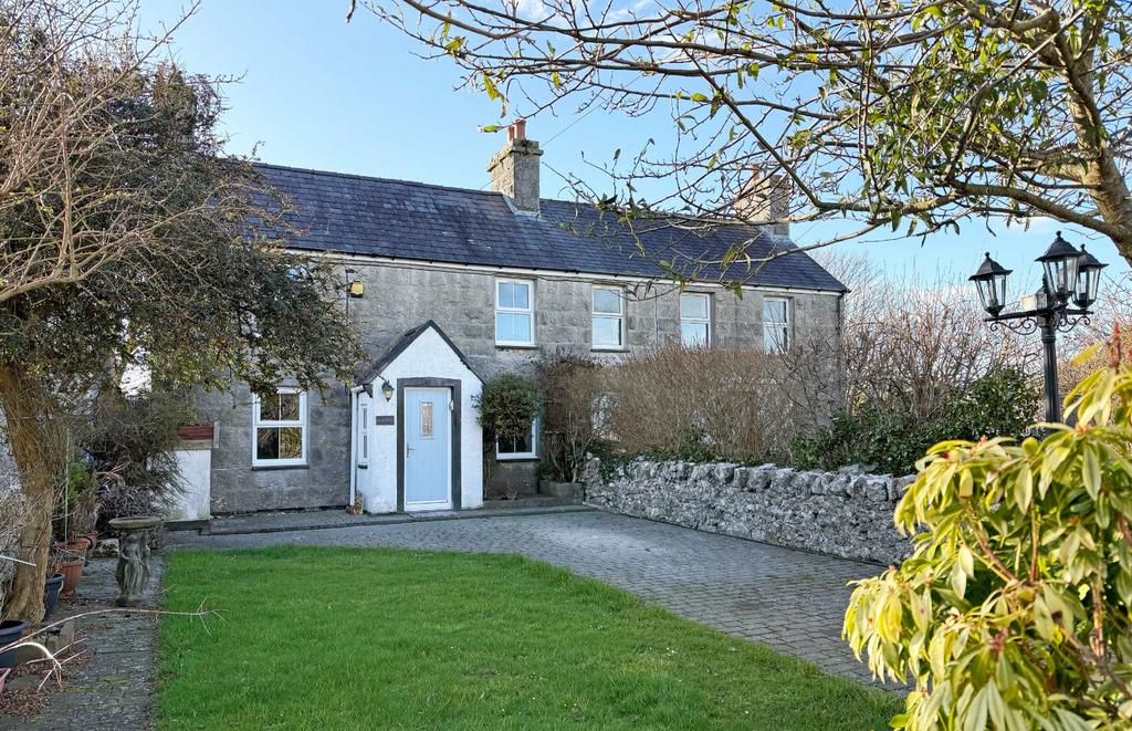 Marianglas, Isle of Anglesey, LL73 3 bed semi-detached house for sale ...