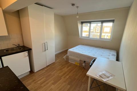 11 Sinclair Road, London, W14 Studio - £1,300 pcm (£300 pw)