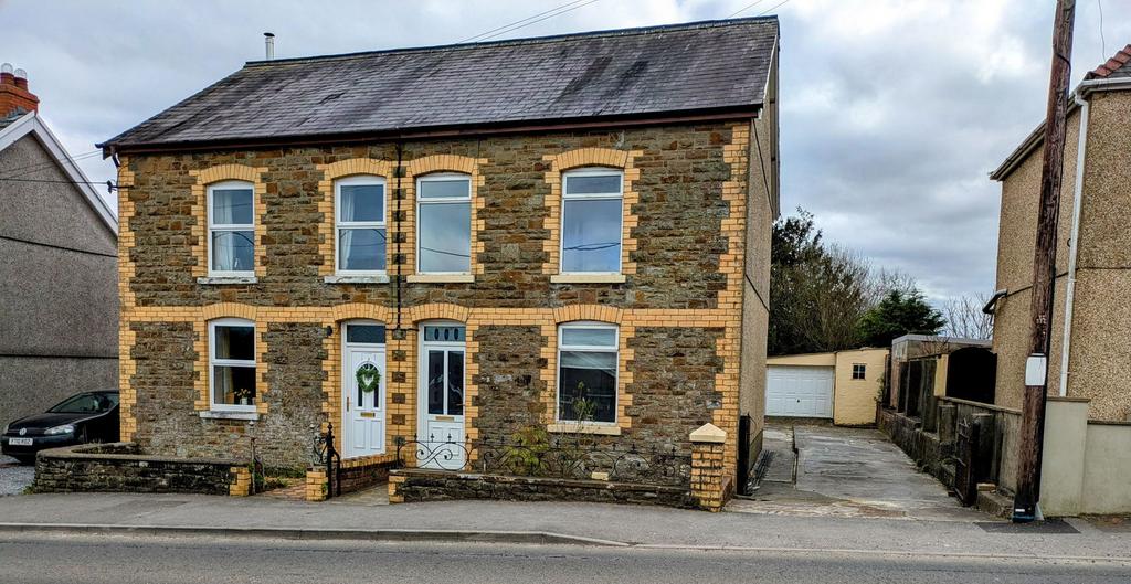 Pontardulais Road, Tycroes, SA18 3QA 3 bed semi-detached house for sale ...