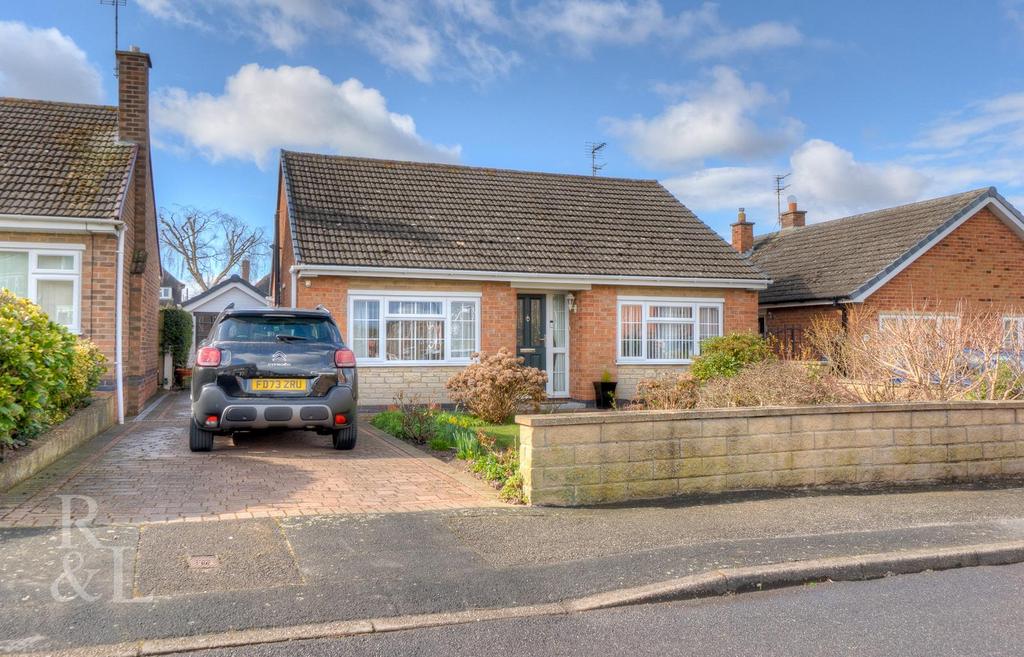 Walton Drive, Keyworth, Nottingham 2 bed detached bungalow for sale - £ ...