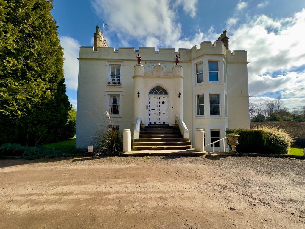 Press Castle, Coldingham, Eyemouth, TD14 2 bed flat - £750 pcm (£173 pw)