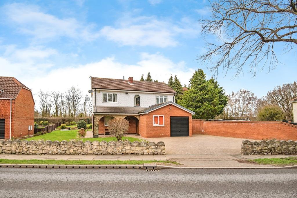 Station Road, Doncaster DN5 4 bed detached house - £300,000