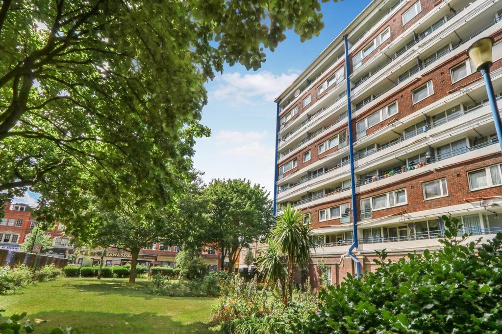 St Thomas` Square, London Studio - £1,200 pcm (£277 pw)